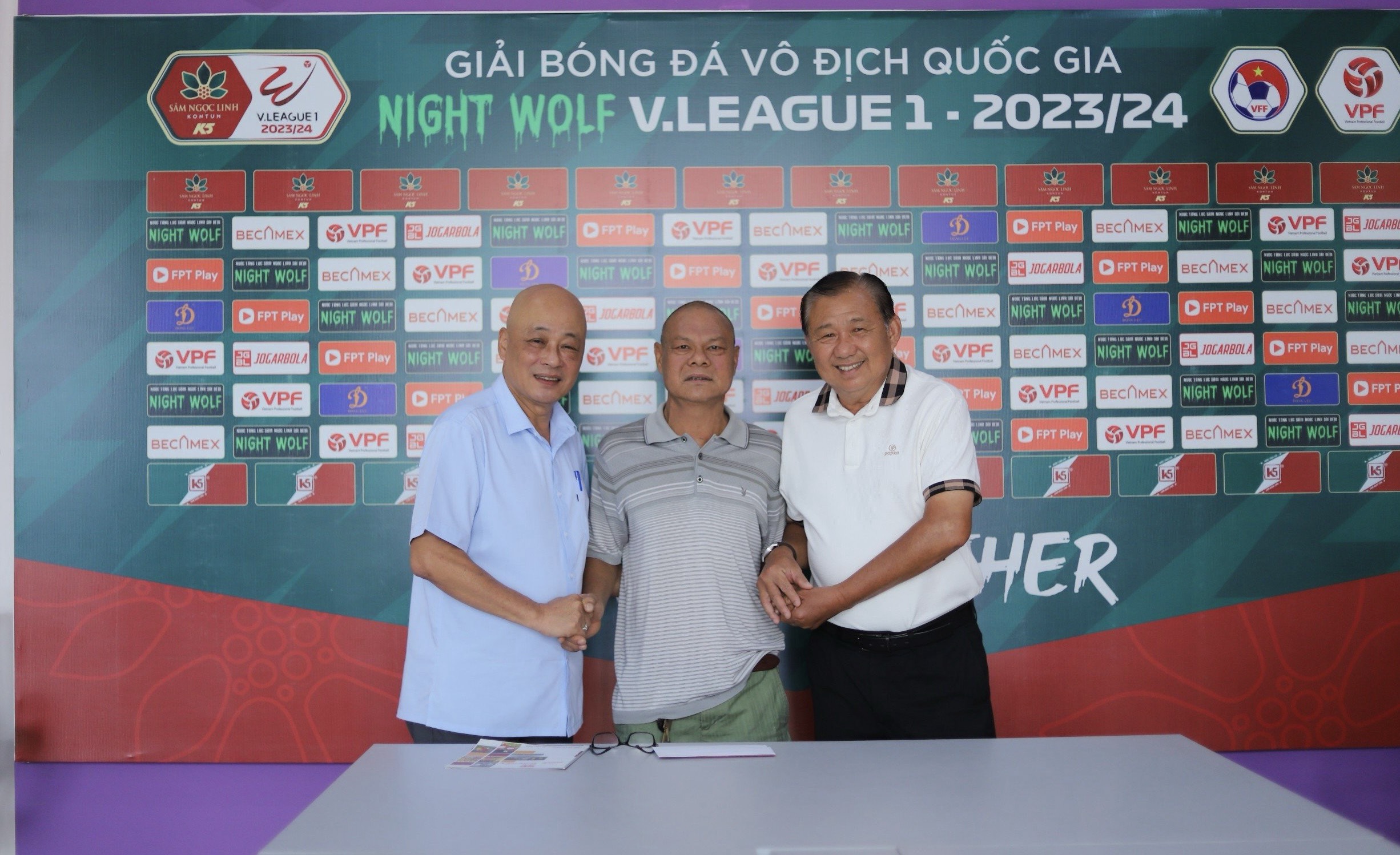 V.League – Việc có ích: Thăm cựu tiền đạo Trần Tấn Thông | VPF