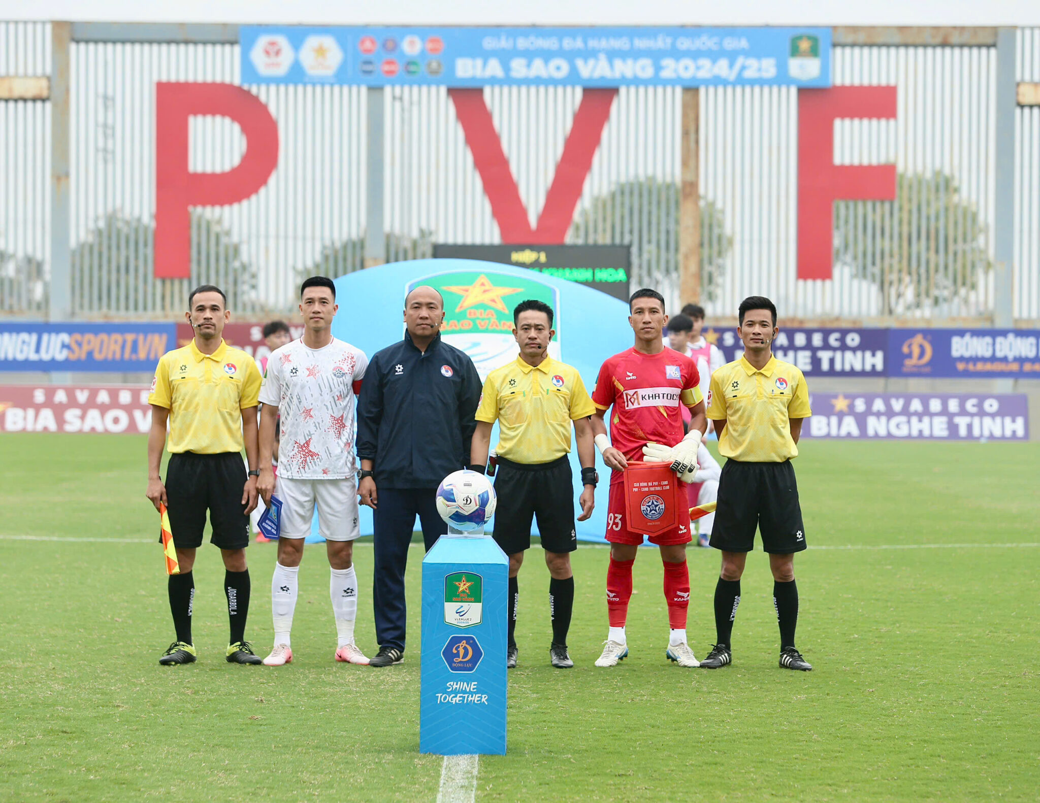 Vòng 9 HNQG Bia Sao Vàng 2024/25: Chùm ảnh PVF – CAND – Khatoco Khánh ...